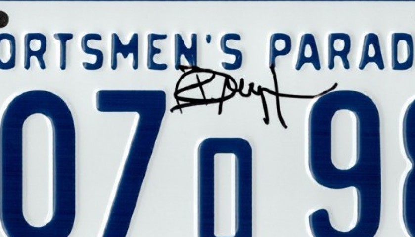 Richard Dreyfuss Signed Jaws Car Number Plate - CharityStars